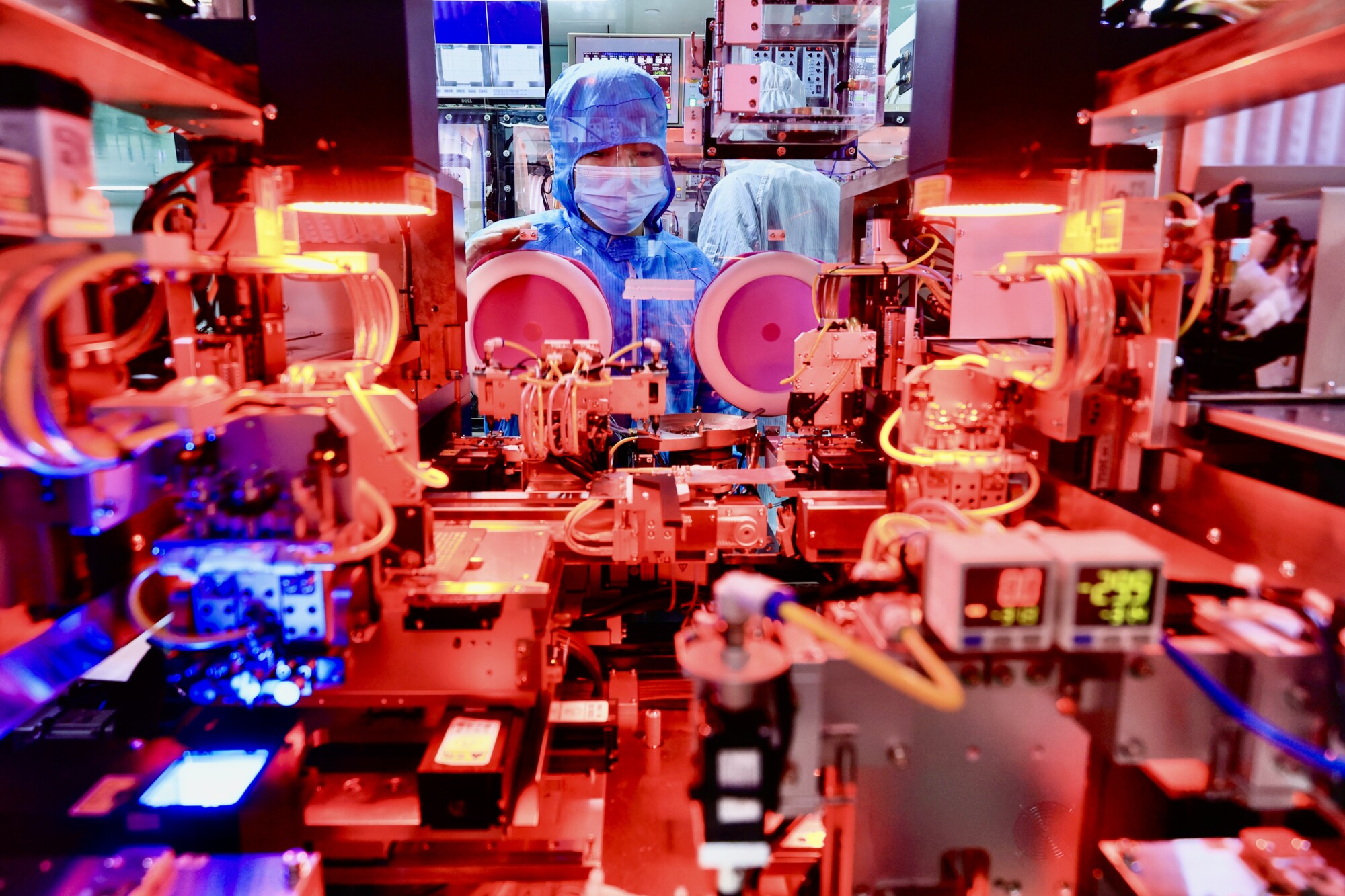 China's Chip Problem that Money Can't Solve - The Wire China