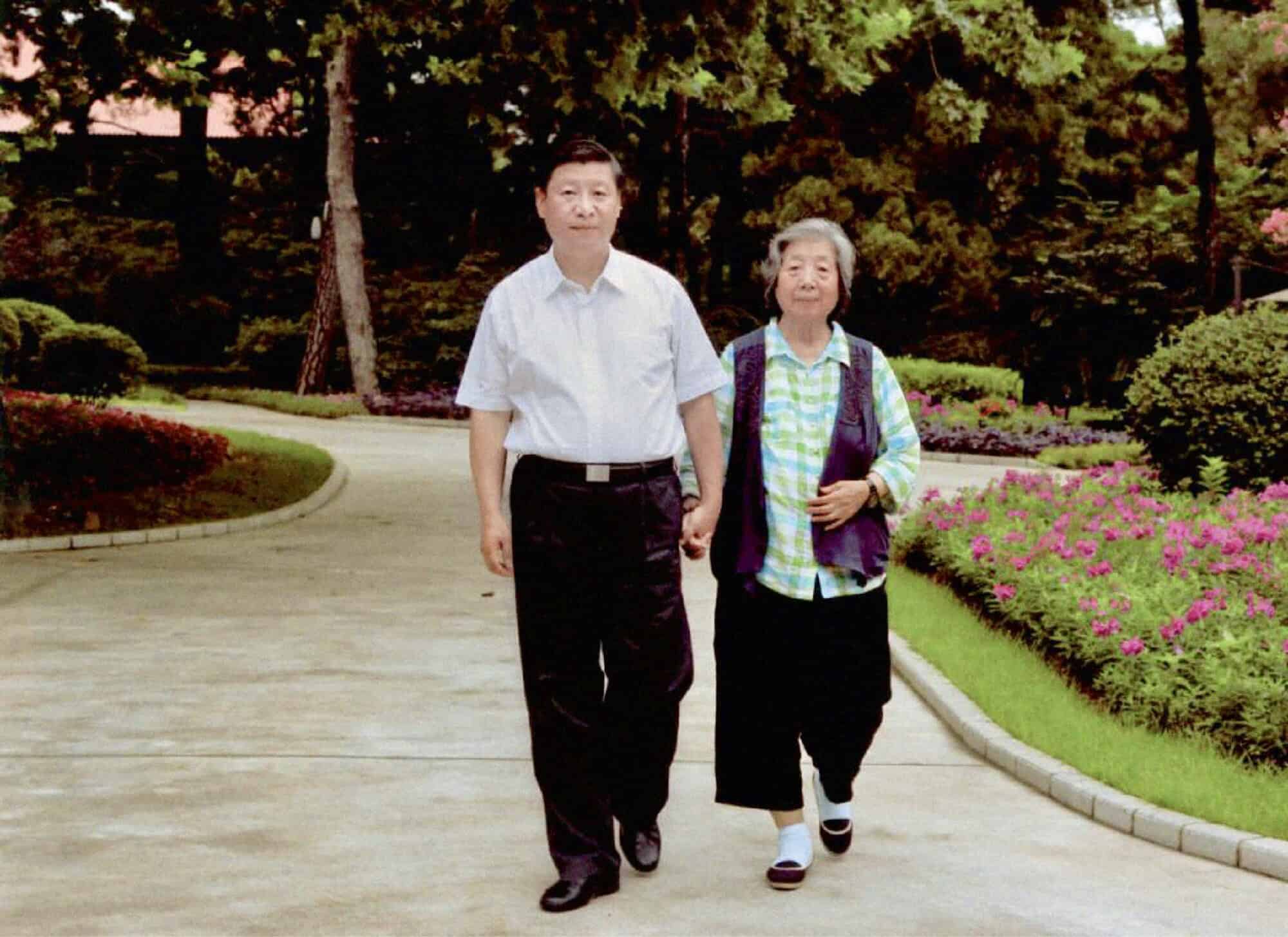 The Mother, the Son and the War - The Wire China